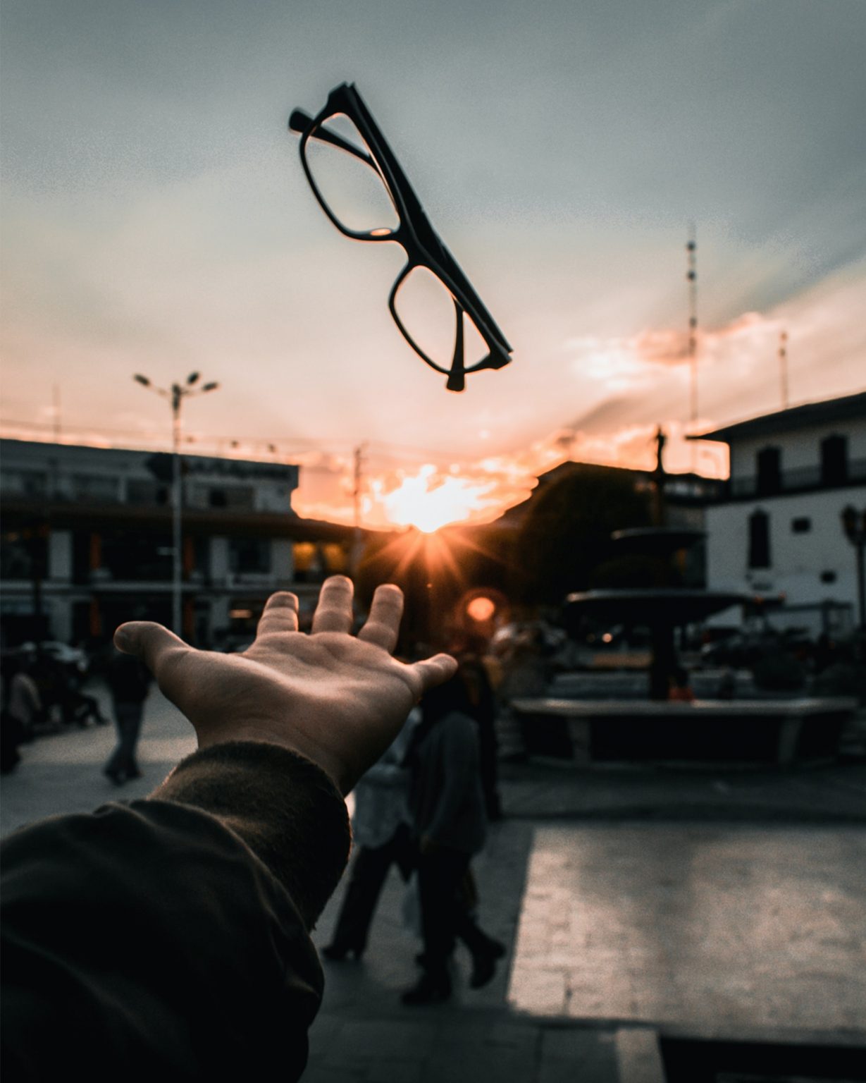 What To Do If You Lose Or Break Your Glasses While Travelling