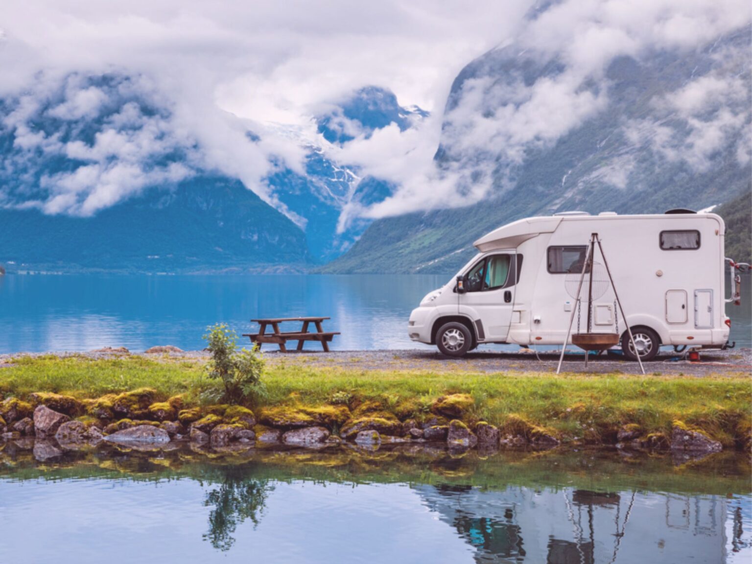 What To Expect When Hiring Campervan Rentals For Your Outdoor Adventure